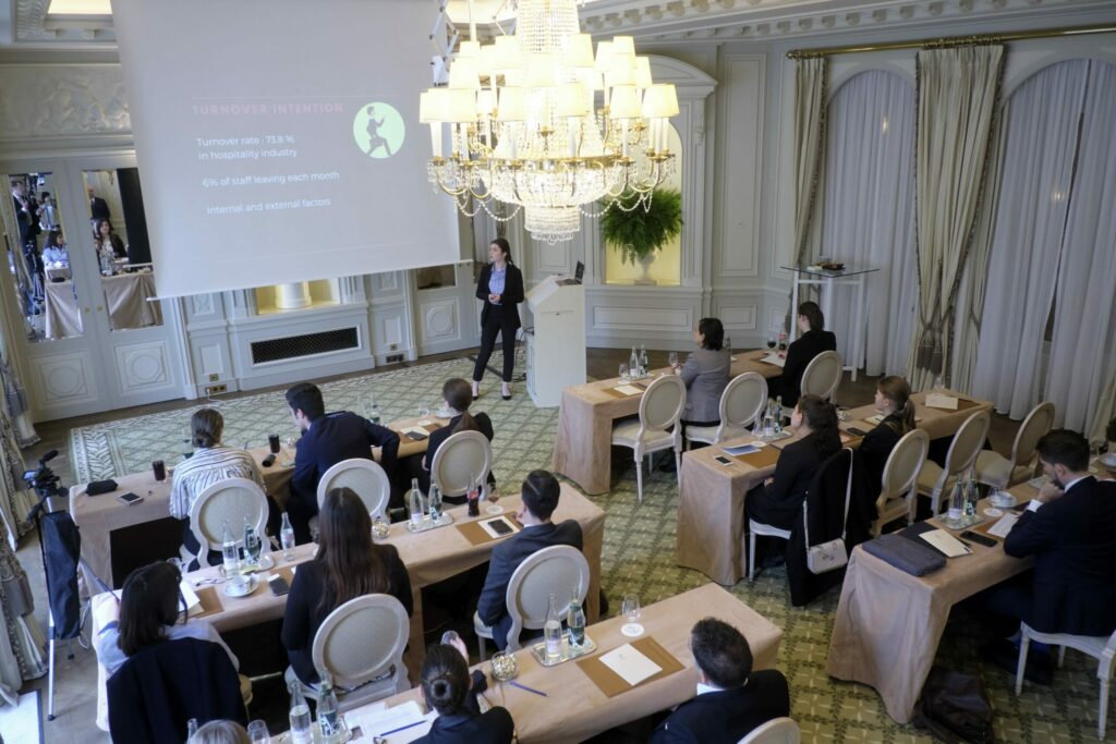 Hoteliers - Luxury Hotelschool Paris